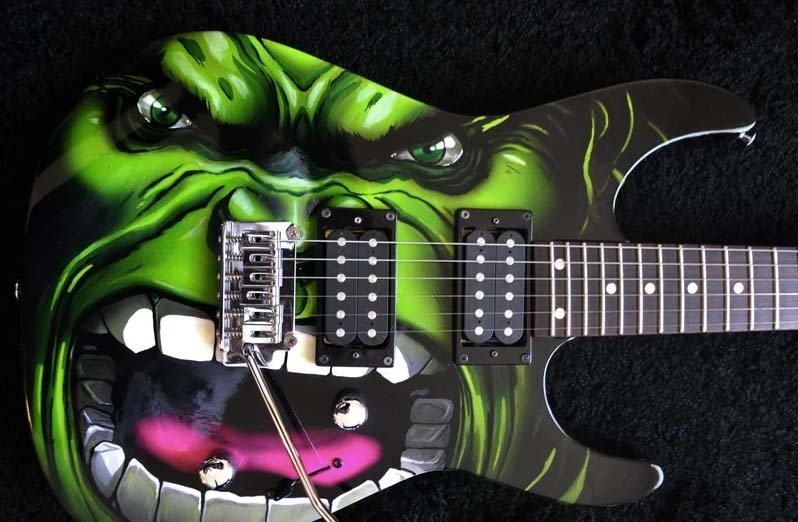 Hulk Guitar – RonzWorld Guitar Gallery